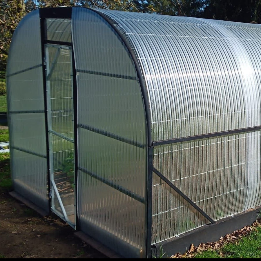 Corrugated and Embossed Polycarbonate Roofing Sheets in Rolls